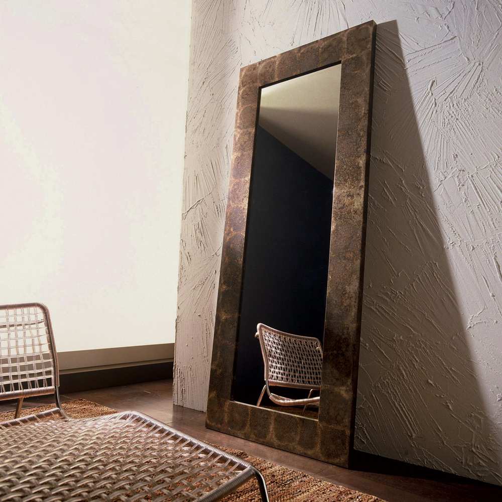 Ground mirror Old Iron | milanomondo